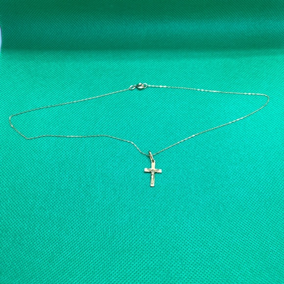 Jewelry | New Vintage Y2k 14k Gold Jesus Christ On Cross Necklace ...